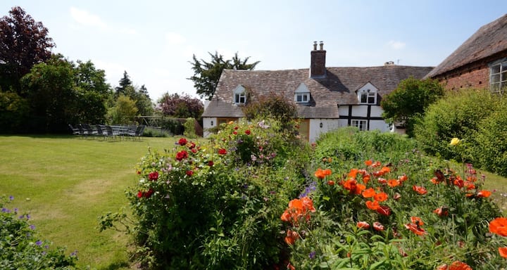 Ryton Grange Farmhouse Sleeps 12 - Shropshire