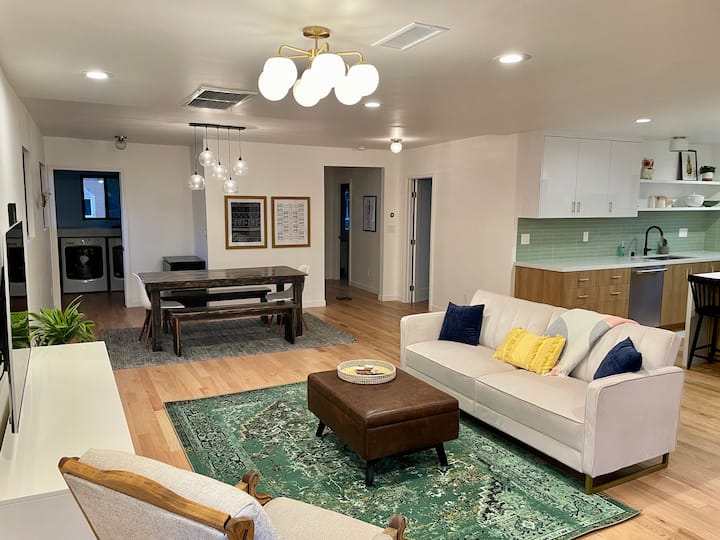 Bright & Spacious, Newly Renovated 3-bedroom Home - Los Angeles, CA