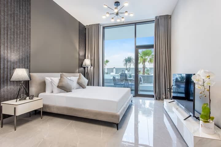 Bright | Pool View | Luxury | - Dubai