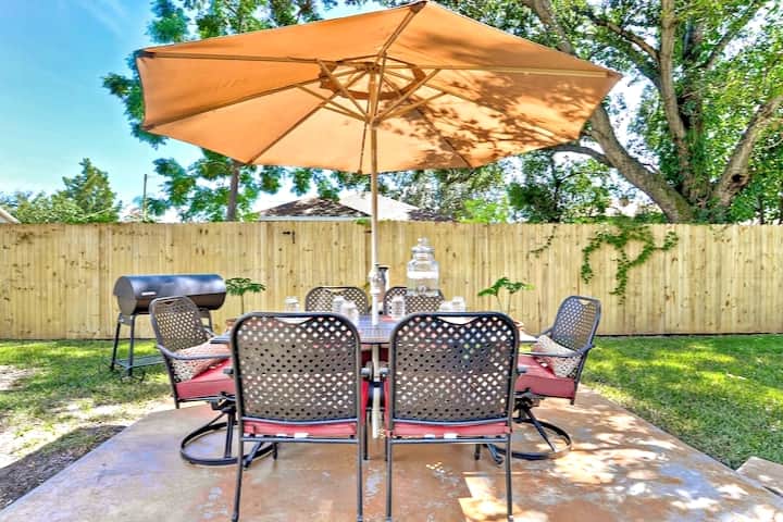 N. Hyde Park Retreat: Large Yard + Downtown Access - Tampa, FL