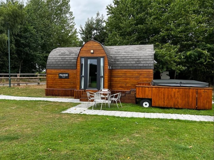 Glamping Pod With Hot Tub - Coventry