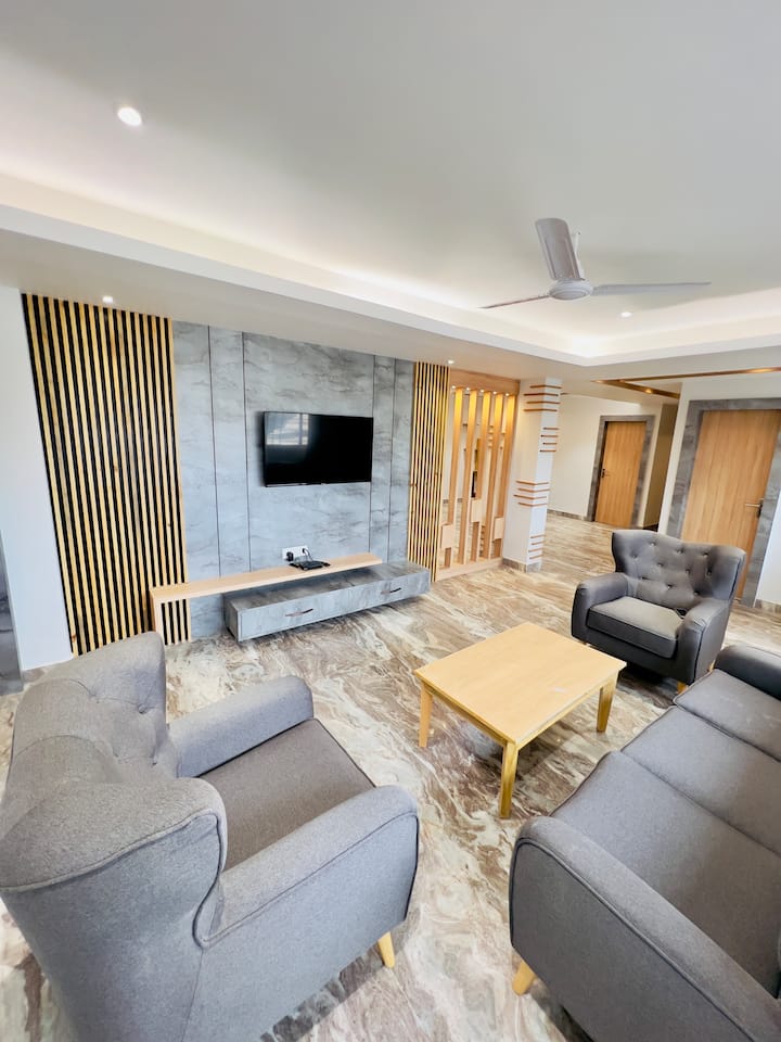 The Monk Urban:luxurious 3bhk -Cook Avlbl @ Xtra ₹ - Howrah