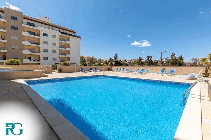 Central Apartment With Pools And Parking - Lagos