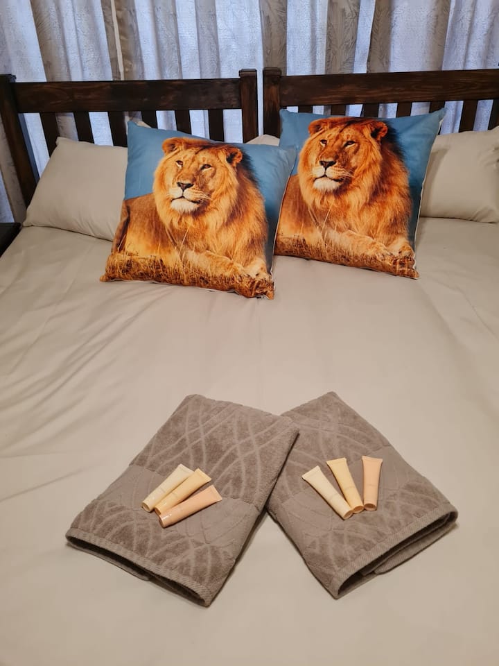 Huis Afrika -Lion Unit - Sasolburg