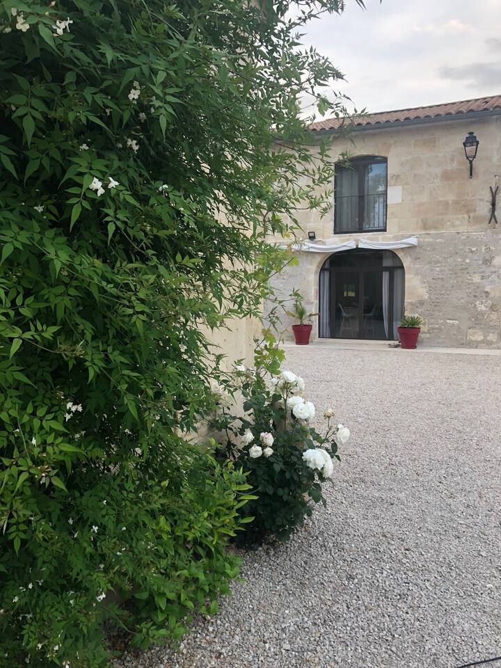 Mas De La Guillaumone - Arles, France