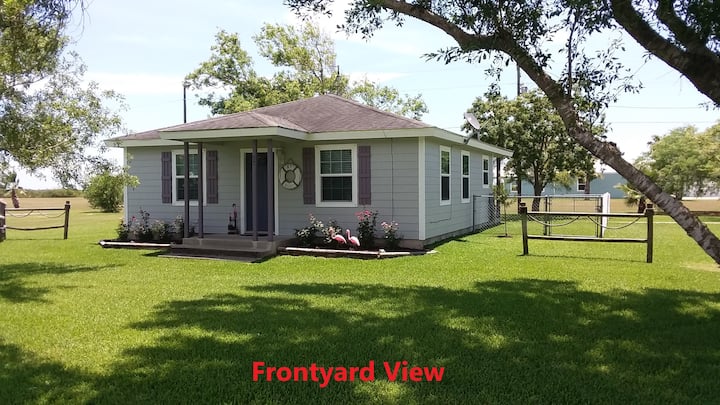 Mema's Beach Cottage - Port Lavaca, TX