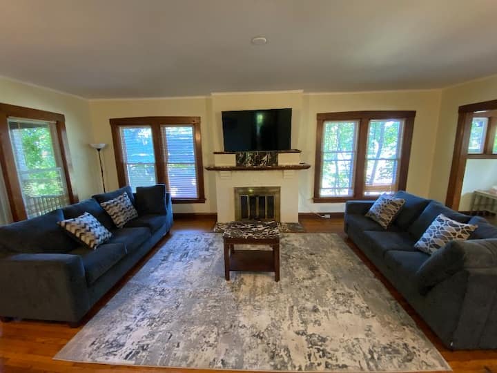 Charming Tudor By The Park + Syracuse University - Syracuse, NY