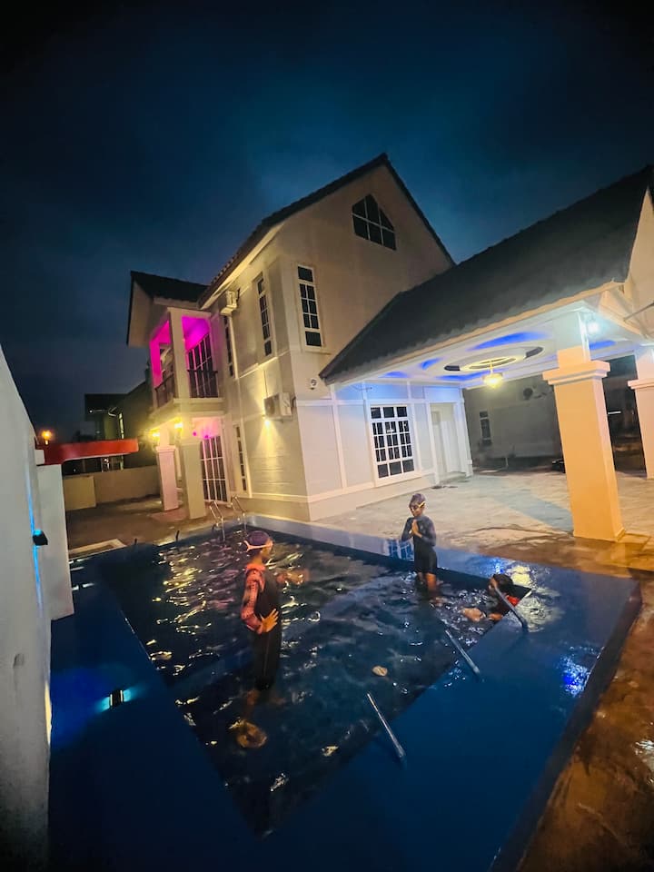 European Bungalow At Melaka Now - Jasin