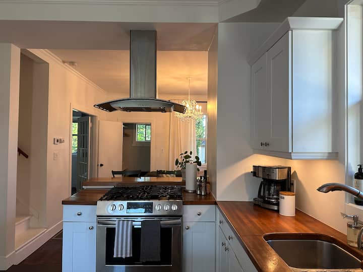 Cozy 3 Bedroom In Commercial Drive Vancouver - Vancouver