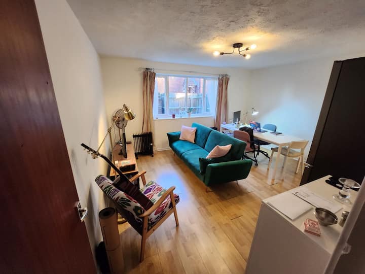 Amazing 1 Bed Flat, London Sw19 - London