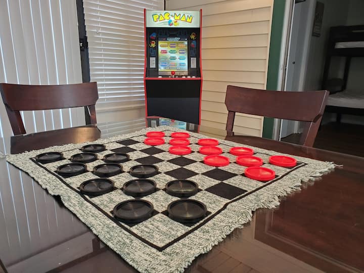 Walk To A&m - College Station Home + Game Room - College Station, TX