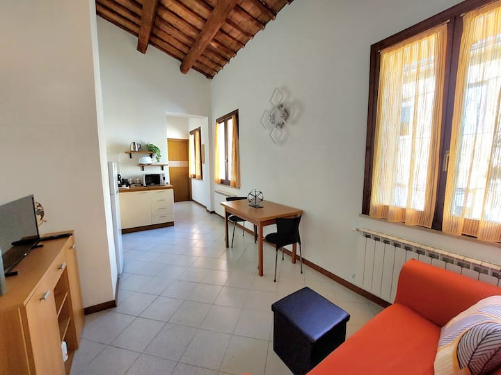 [In-centro] Luminoso Apt. Con A/c ,  Wi-fi - Forli