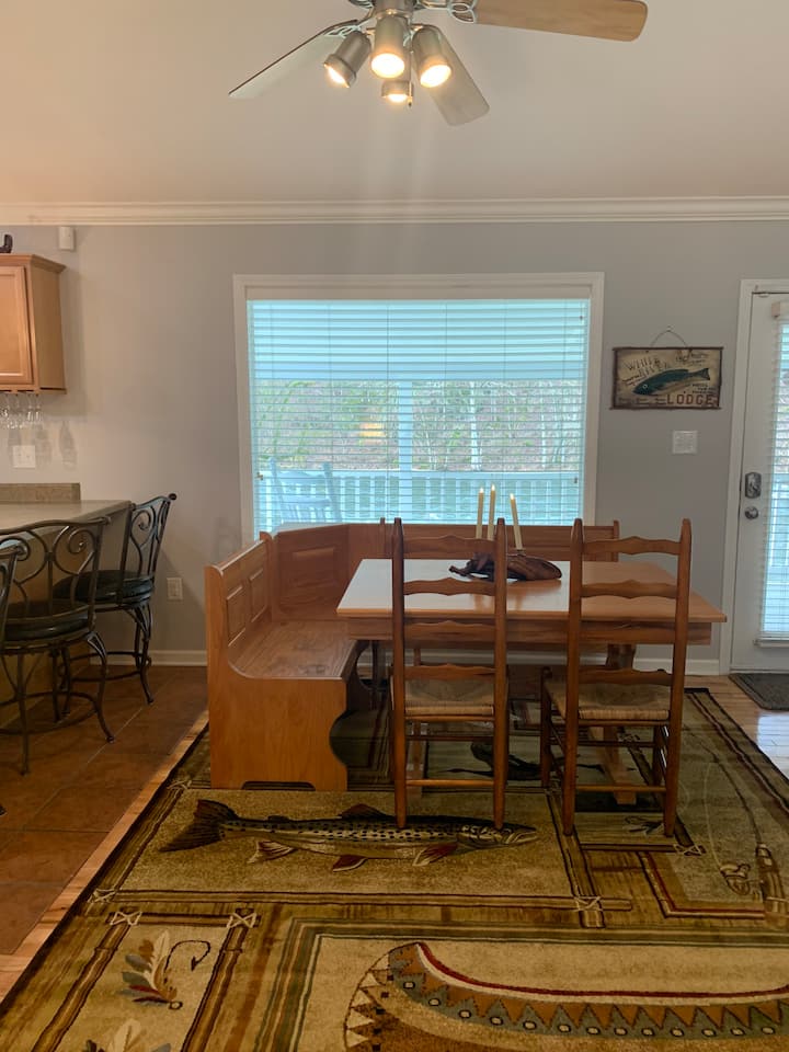 River Cottage With Amazing Porch And Firepit! - Bristol, TN