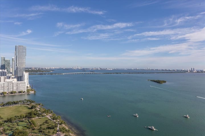 Beautiful Penthouse W/ Amazing View - Miami, FL