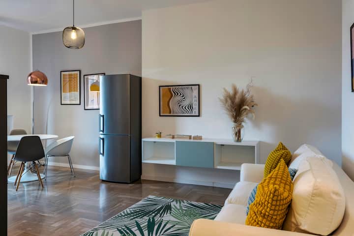 La Luna E Una Lampadina - Brescia