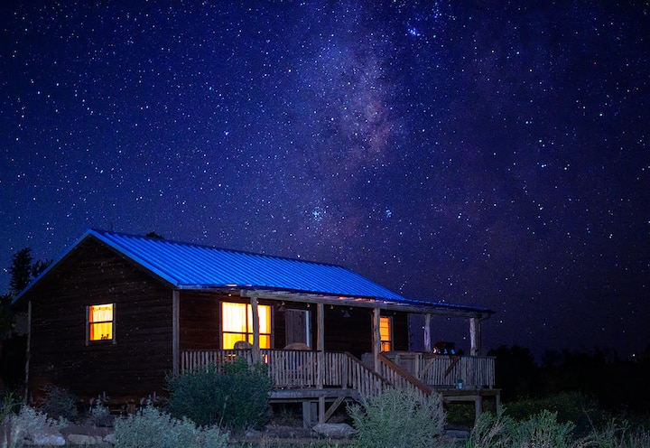 Cedar Cabin W/beautiful Sunset Views + Hot-tub! - Texas