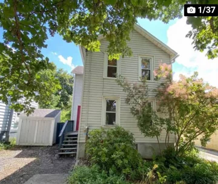 Cozy But Roomy House In Downtown Ithaca - Ithaca, NY