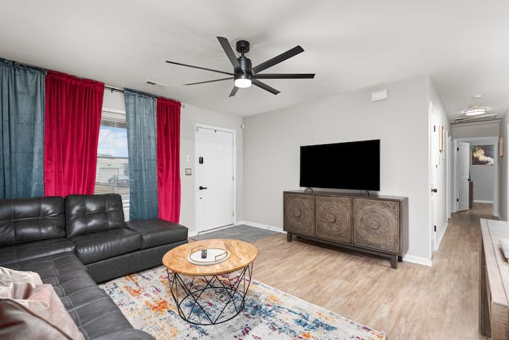 Chesapeake. Comfy & Cozy. 4 Beds 2 Bath - Chesapeake, VA