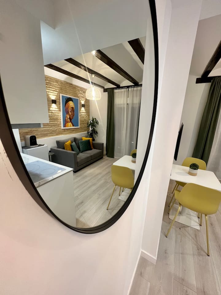 Boutique 1-br Apt | Valencia Center & Station - Valencia