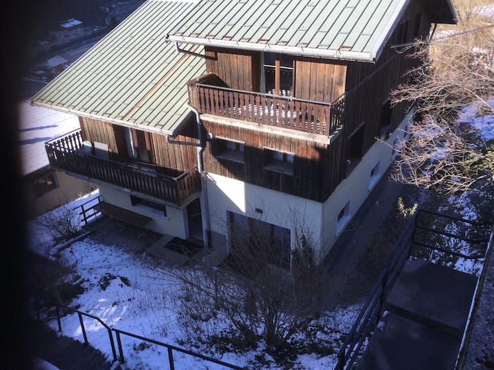 Moutiers Au Cœur Des Vallées Idéal Pour Une Saison - Moûtiers