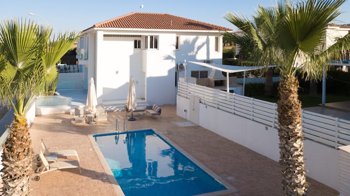 Pernera Gardens Family Villa - Protaras