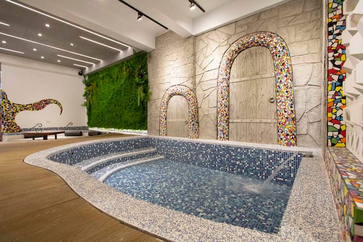 墾丁馥境旅店-泳池Villa包棟（麥當勞，星巴克，7-11,恆春老街5分鐘/烤肉/唱歌/麻將/泳池） - 핑동