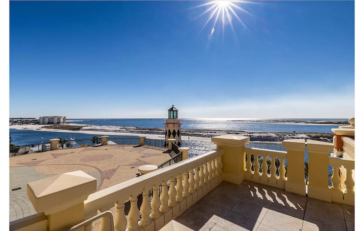 Beautiful, Bright, Corner Unit Stunning Sunsets - Destin, FL