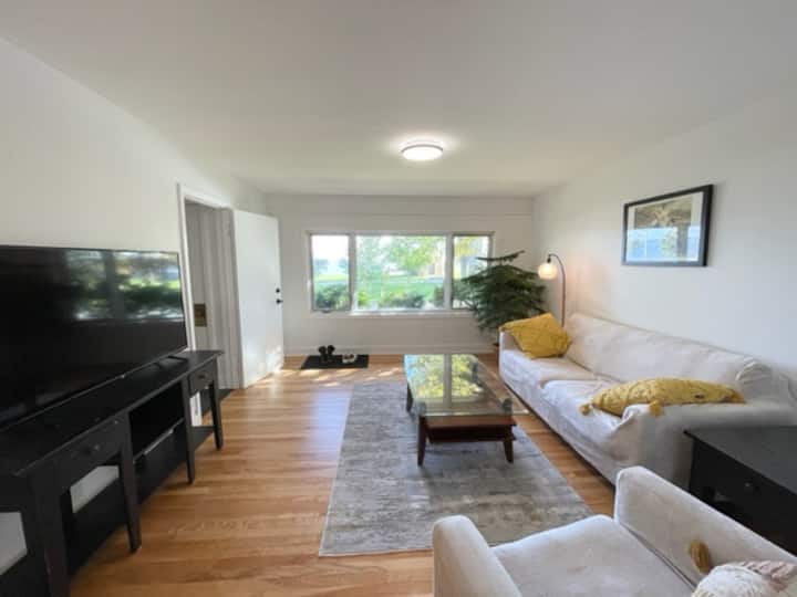 Pierview 2-bdrm Apartment With Free Parking - Kingston
