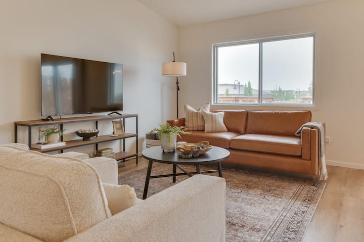 Heated Garage  | Prime Location | Family Friendly - Fargo, ND