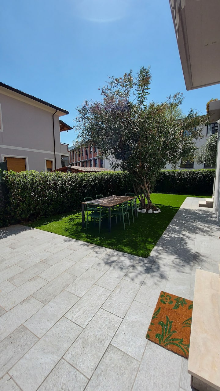 House By The Sea Between 5 Terre,versilia And Pisa - Carrara