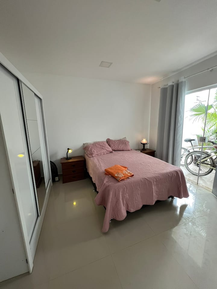 Quadra Da Praia De Piratininga - Niterói