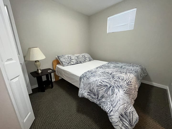 Sunny 3 Br Suite In Wolseley - Winnipeg