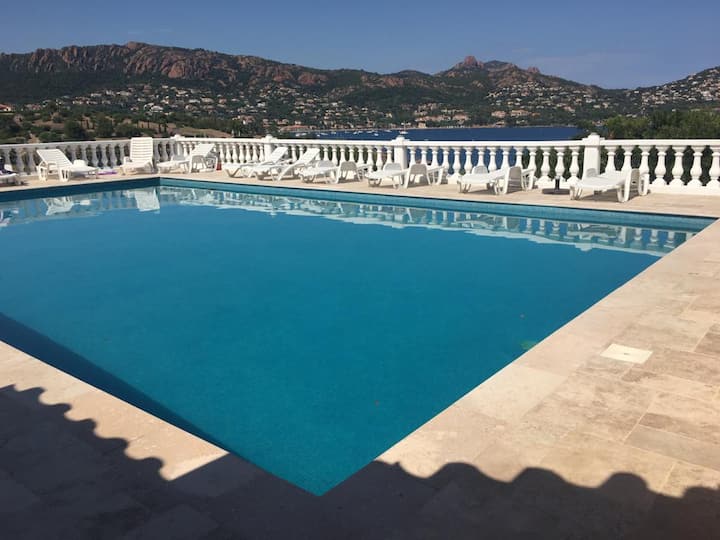 Appart F4 Front De Mer Loue De Samedi à Samedi - Fréjus