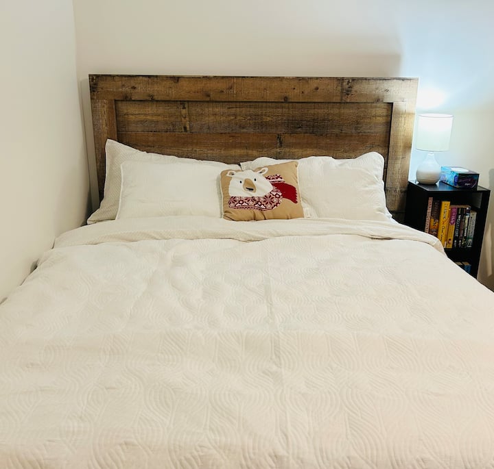 Private Studio Apartments In Victoria - Langford
