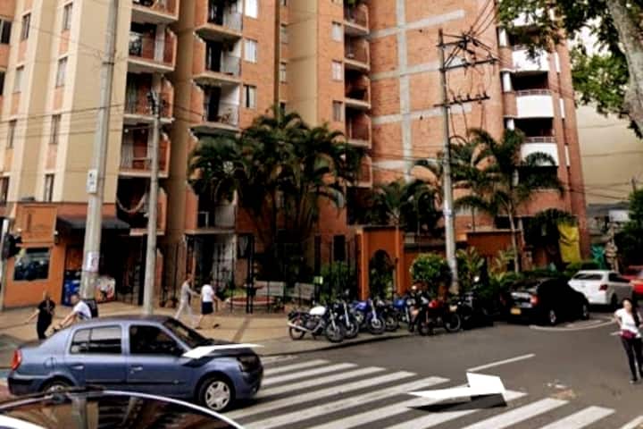 Precioso Apartamento Con Jacuzzi Y Piscina Infantl - Medellín