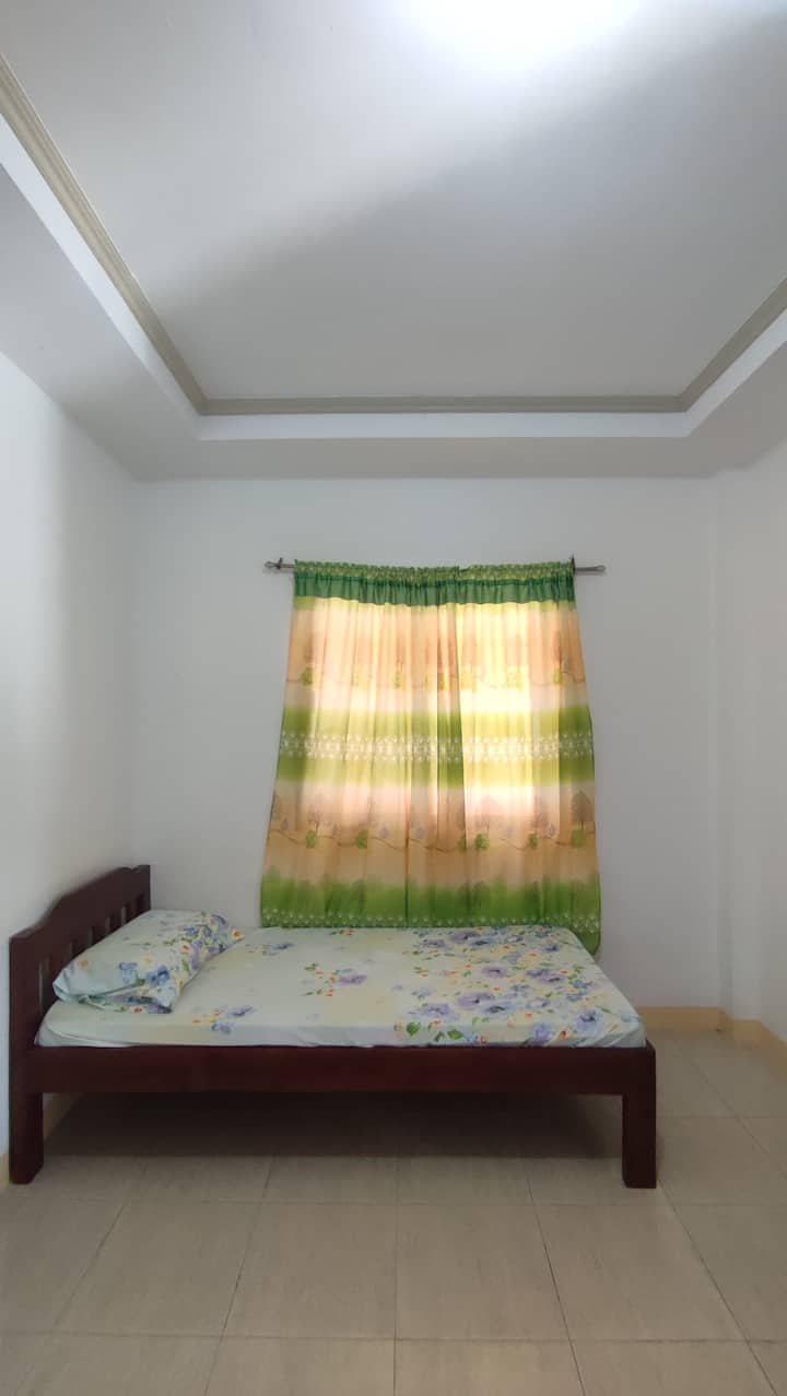 Entire Flat Good For 10 People (First Floor) - Moalboal