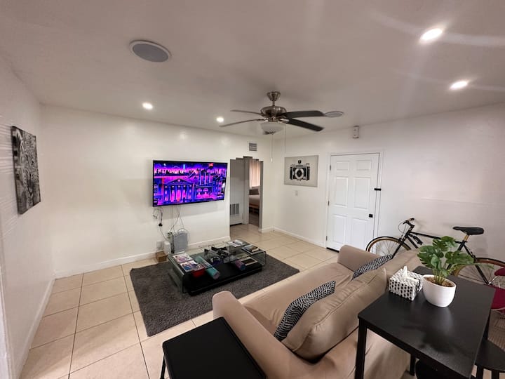 Spacious 2-bedroom Near The Ports Of Miami - Miami, FL