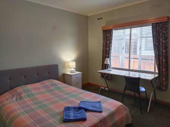 60 Room 3 Morwell - Churchill