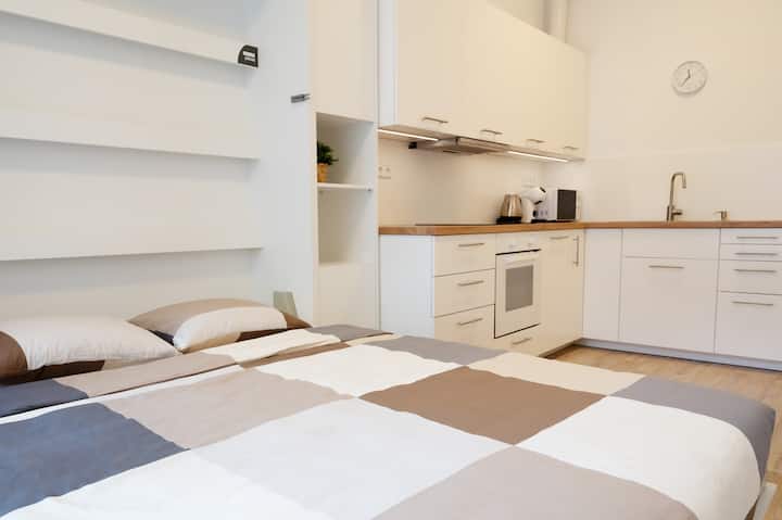 Bright Apartment In The Center Of Prague - Prague