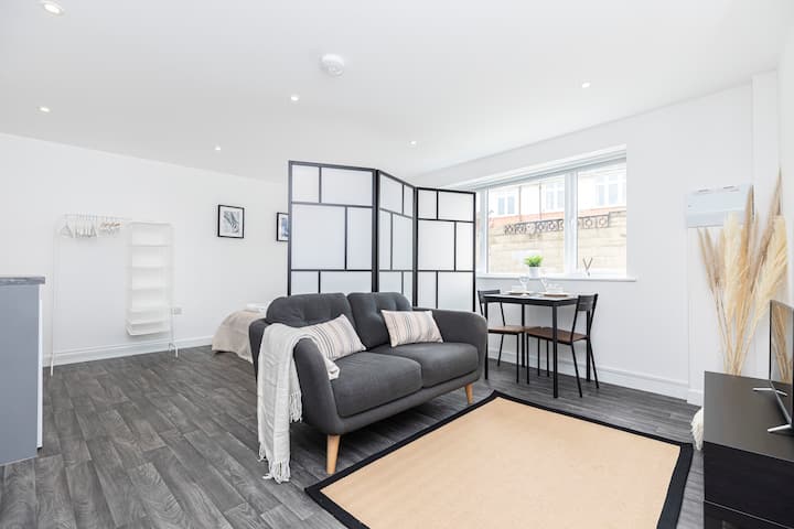 Modern Studio, 10 Min Walk To A Beautiful Beach - Bournemouth