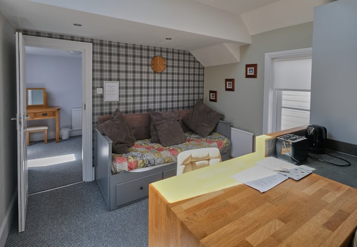 Afterdeck Apartment. - Tenby