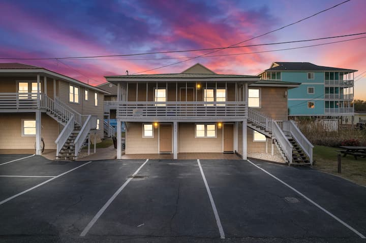 Robinson Cottage 3 - Steps 2 Beach - Pet Friendly - Little River, SC