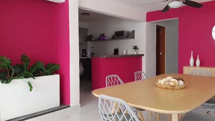 ¡Super Ubicación! Amplio, 2 Bd, 2 Wc, Wifi, 1 Auto - Cancún