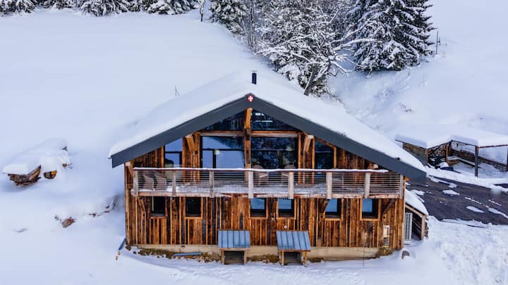 Renovated 5 Bed Farmhouse In Idyllic Setting - Morzine