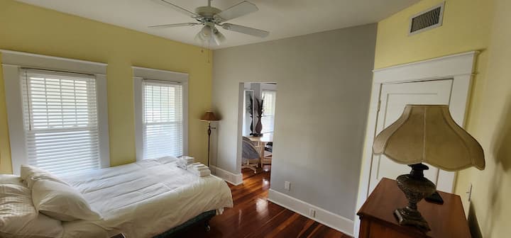 Private Bedroom In Downtown Home - Room #4 - Fort Myers, FL