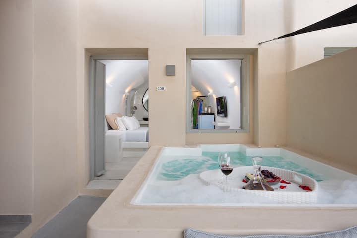 Blackrock Traditional Junior Villa With Jacuzzi - Santorini