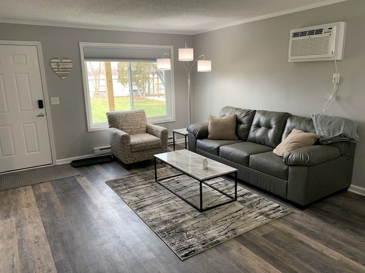 Adventure Acres- Suite B7 - Maze, Holly