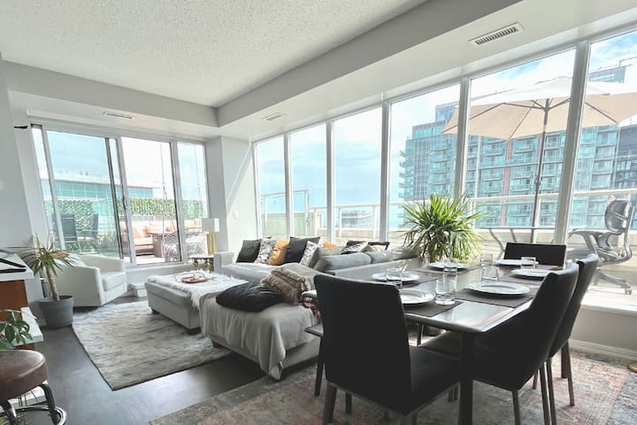 Lux Condo W/ Lake, City & Bmo Field Views - Toronto