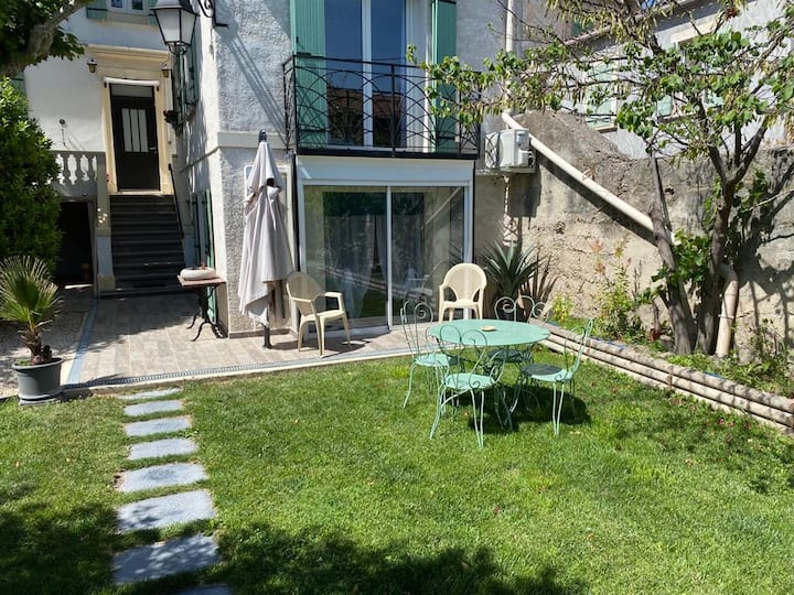 Charmant Studio Avec Jardin, Piscine Et Clim - Avignone