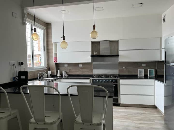 Doho Urquiza 150 M2 8 Pax - Argentinië